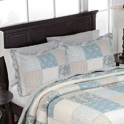 Quilts and Bedding - Cracker Barrel Old Country Store