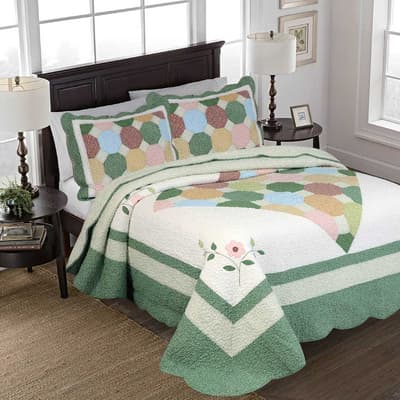 Quilts and Bedding - Cracker Barrel