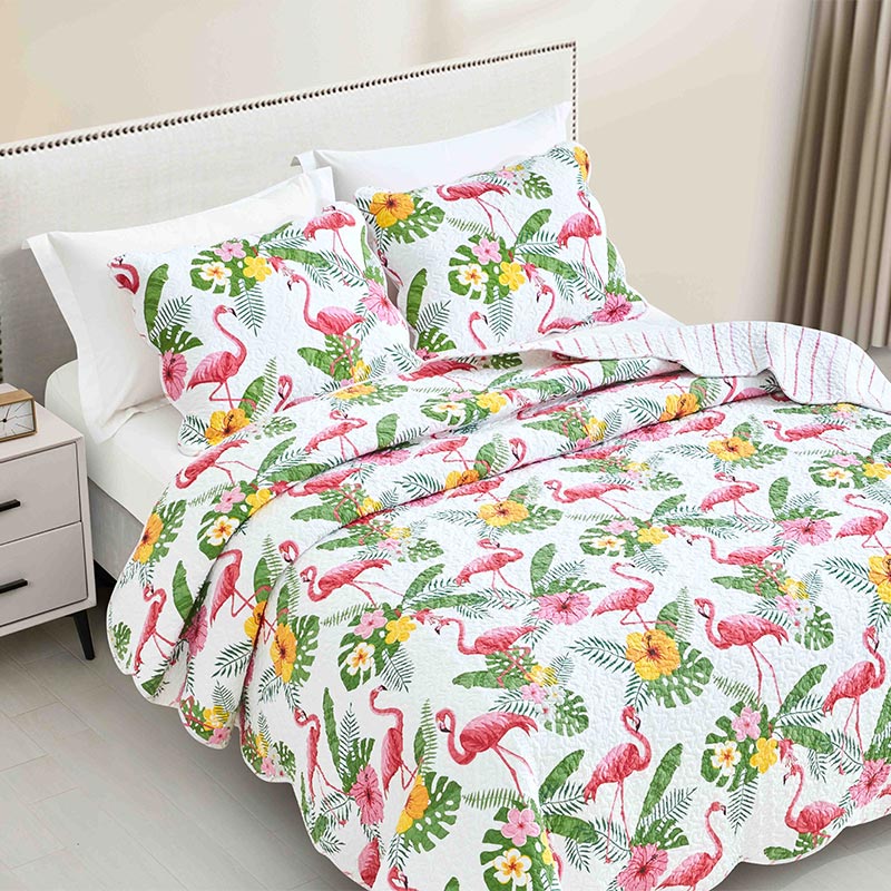 Flamingo Quilt with Tote - Queen - Cracker Barrel