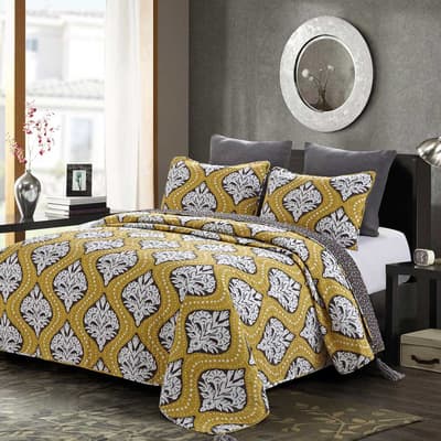 Quilts and Bedding - Cracker Barrel Old Country Store