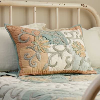 Quilts and Bedding - Cracker Barrel Old Country Store