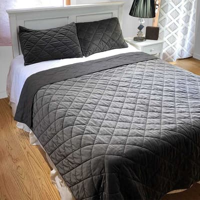 Quilts and Bedding - Cracker Barrel Old Country Store